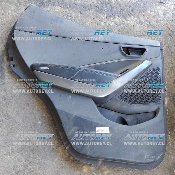 Tapiz Puerta Trasera Izquierda (HSF268) Hyundai Santa fe GLS 2.4 MEC 4×2 2014 – Desarmaduria Autorey