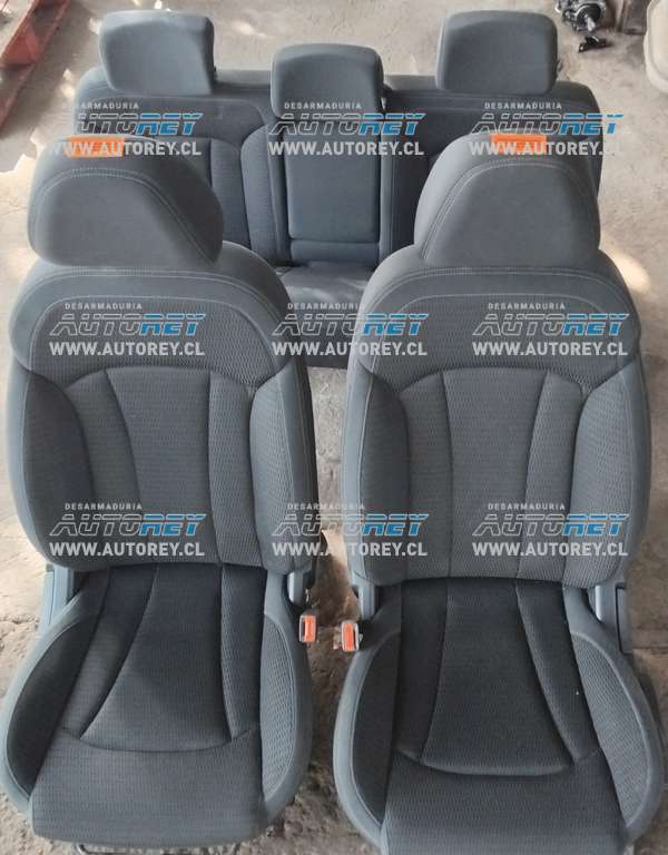 Juego Asientos (SGA002) Ssangyong Musso Grand 2.2 Mec Diésel 4×2 2021 – Desarmaduria Autorey